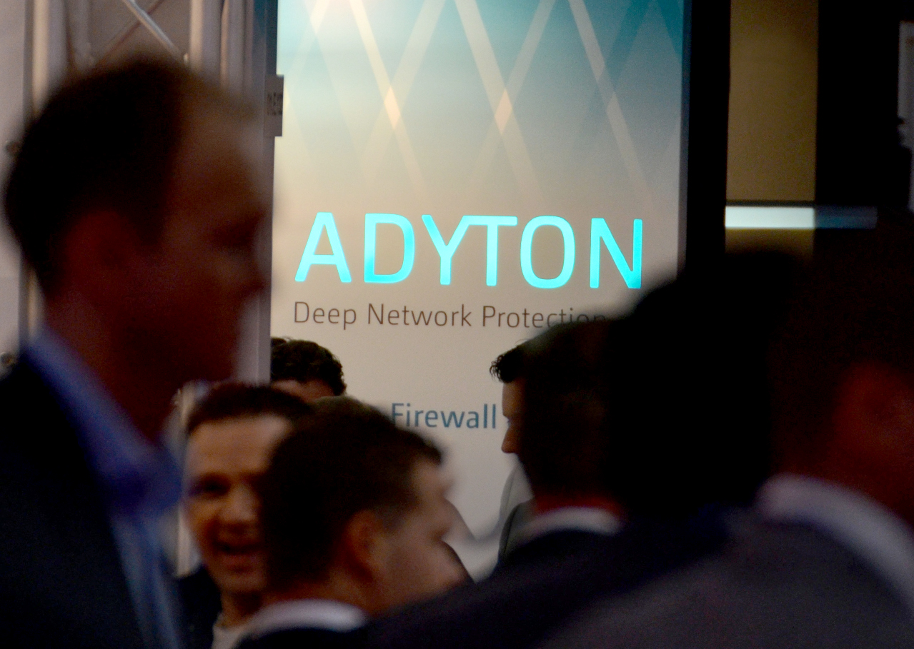 Adyton Systems | Messestand | Sehsam